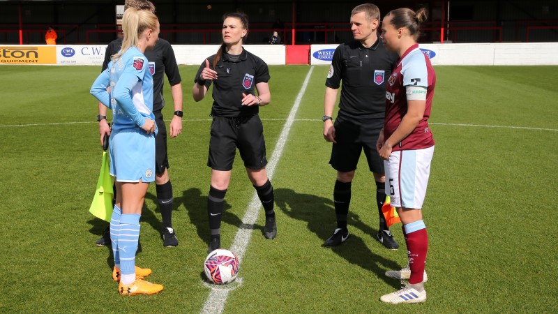 How to Do a Throw‐In in Soccer - Womenssoccer